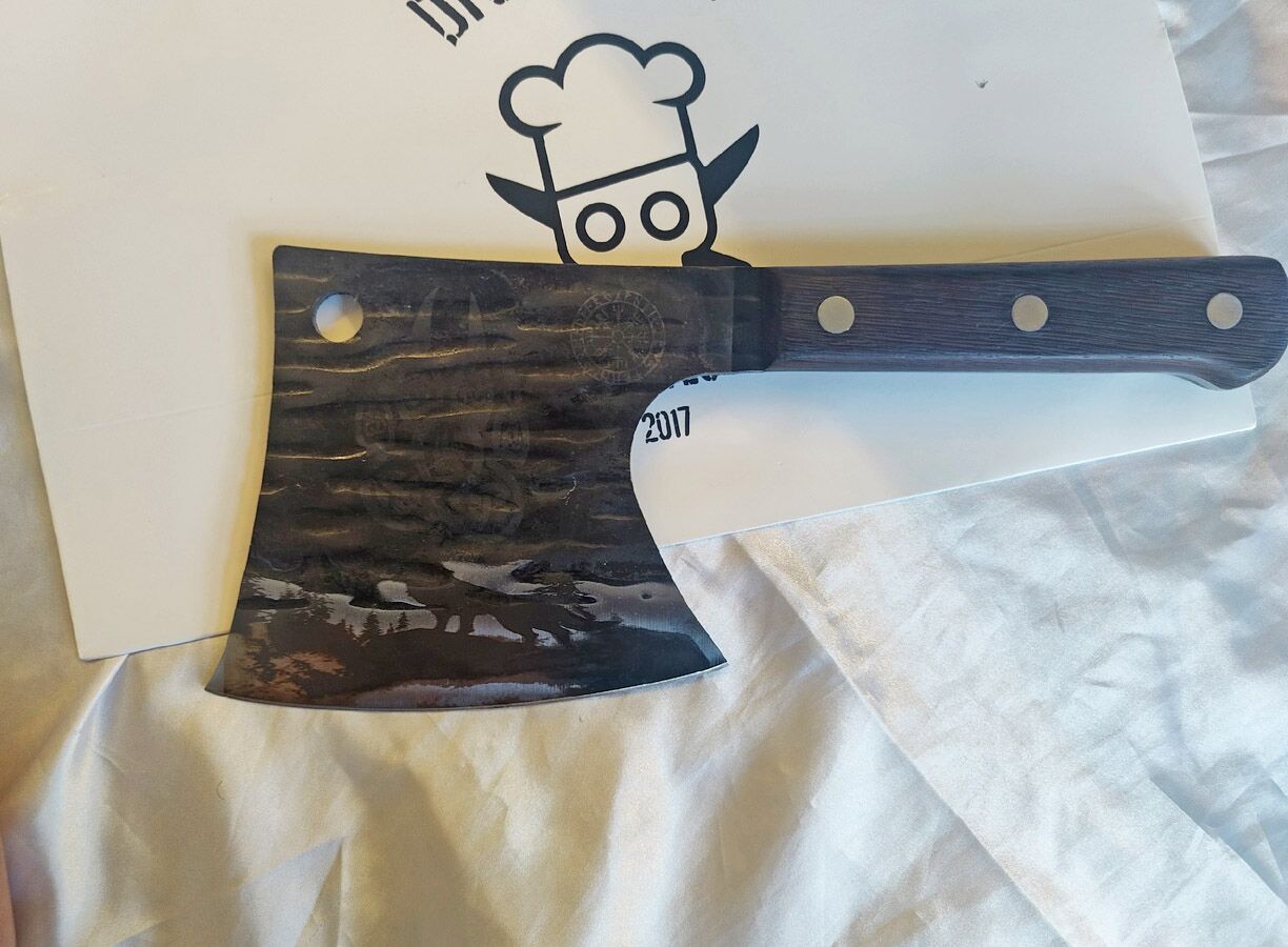 Black Axe Unique Wolf DC-124 | Di'Casteel